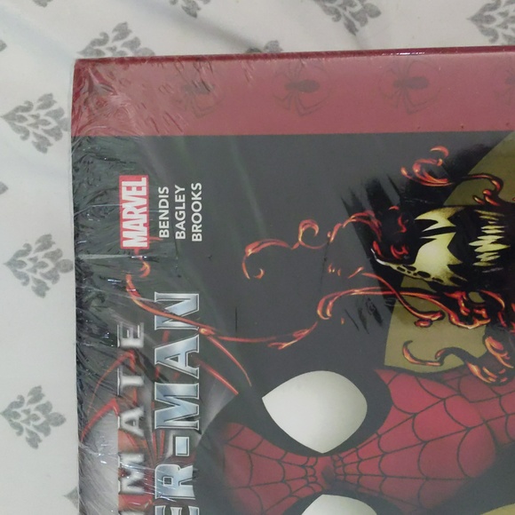 Marvel | Other | Marvel Ultimate Spiderman By Bendis Bagley Brooks ...